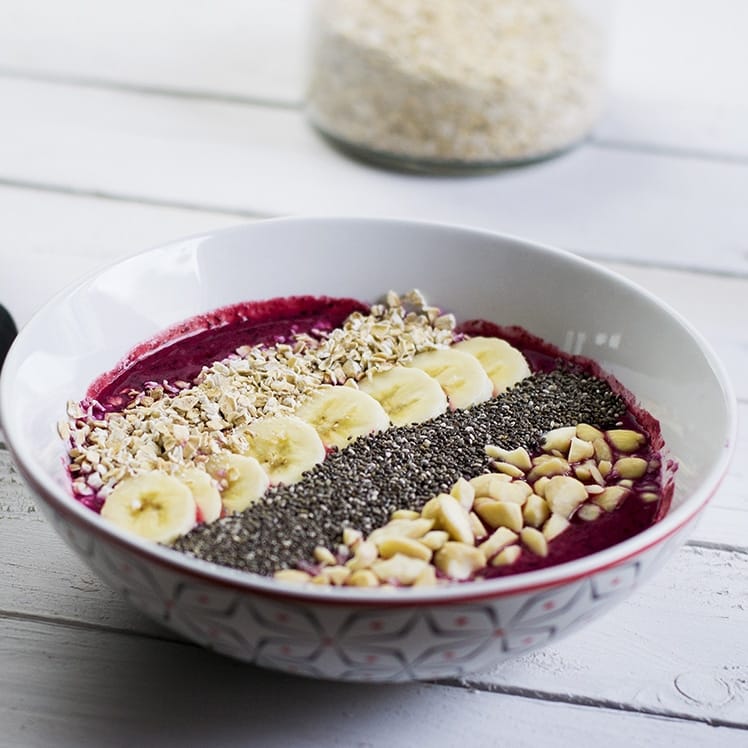 Smoothie bowl fruits rouges - Camille Patisserie